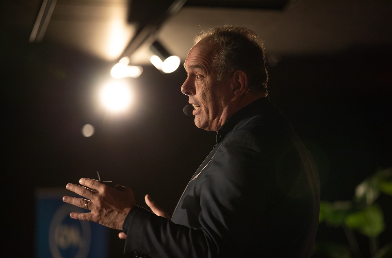 Frank op het podium in Antwerpen: 'Groei zit in ons DNA' | GOJYSK.com